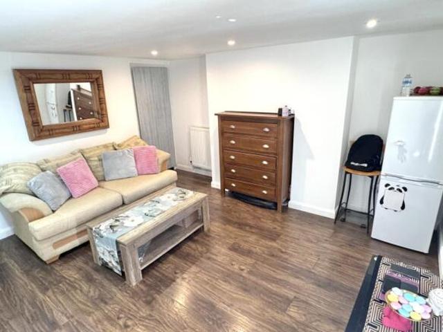 1 bedroom ground floor flat for rent in Basement Flat, 297 Monks Road, Lincoln, Lincolnshire, LN2
