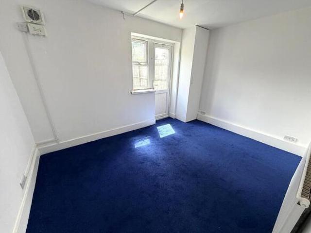 1 bedroom ground floor flat for rent in Belmont Road, London, N15