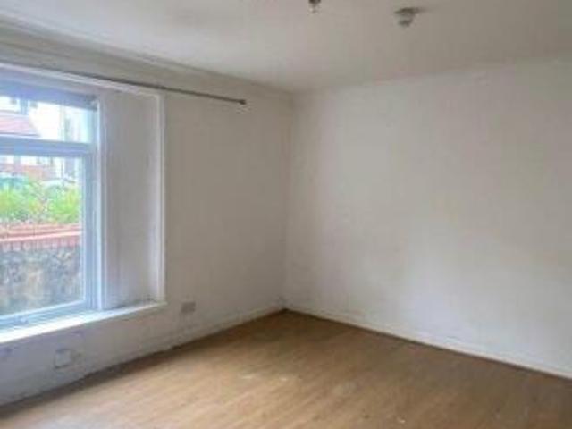 1 bedroom ground floor flat for rent in Brookhill Road, London, SE18 6UF, SE18