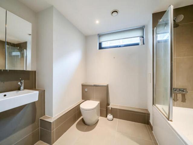 1 bedroom ground floor flat for rent in George View House, 36 Knaresborough Drive, London, SW18