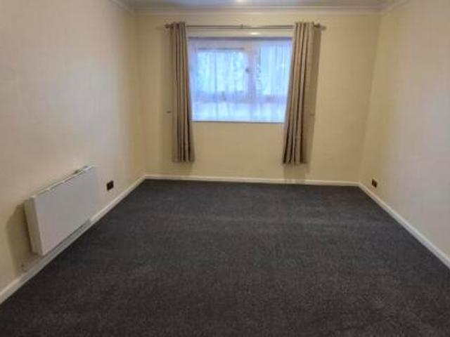 1 bedroom ground floor flat for rent in Downend Road, Bristol, BS15