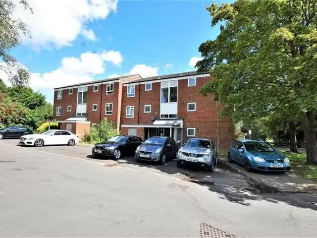 1 bedroom ground floor flat for rent in Downsfield, Hatfield.