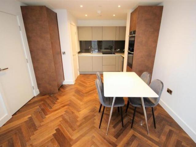 1 bedroom ground floor flat for rent in Deansgate Square, South Tower Manchester M15