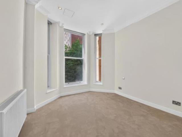 1 bedroom ground floor flat for rent in Draycott Place, Chelsea, SW3