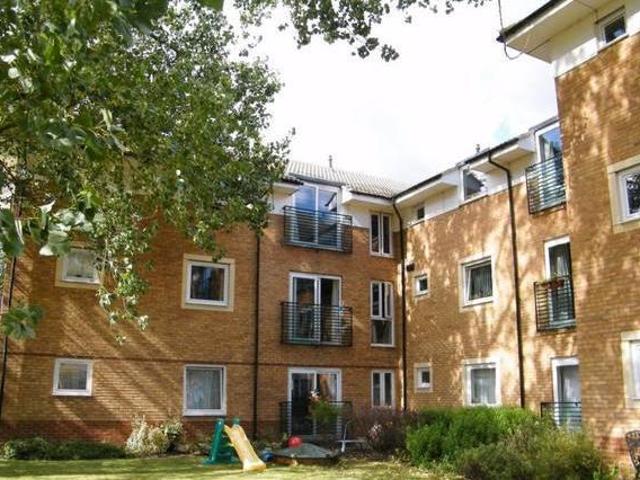 1 bedroom ground floor flat for rent in Eddington Crescent Welwyn Garden City AL7