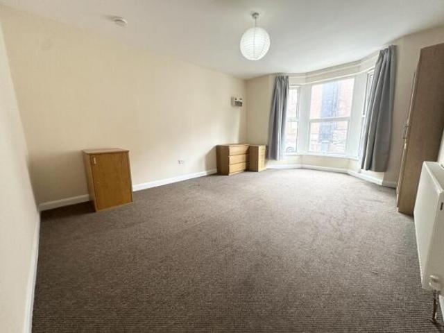 1 bedroom ground floor flat for rent in Edinburgh Road, Armley, LS12