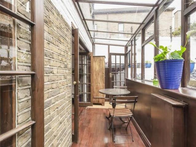 1 bedroom ground floor flat for rent in Edith Grove, Chelsea SW10