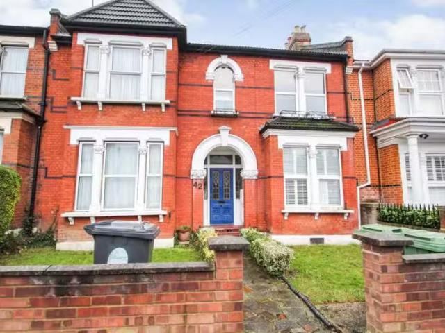 1 bedroom ground floor flat for rent in Forest Drive West, Ley.