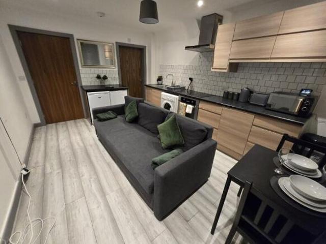 1 bedroom ground floor flat for rent in Flat1, Broadbent Avenue, Warrington, Cheshire, WA4