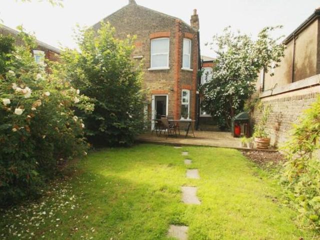 1 bedroom ground floor flat for rent in Herbert Gardens, Kensal Rise NW10