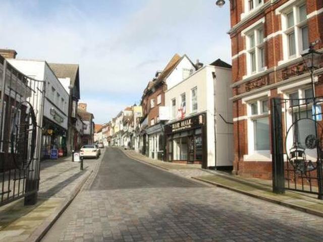 1 bedroom ground floor flat for rent in High Street Hemel Hempstead Hertfordshire HP1 3AF HP1