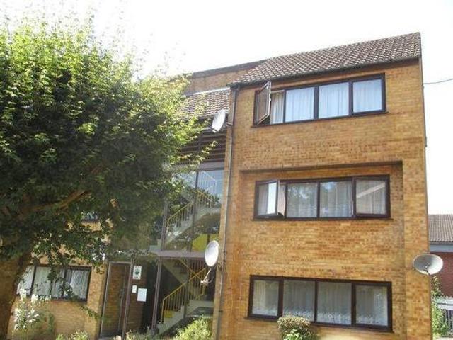 1 bedroom ground floor flat for rent in Ivel Court Yeovil BA21