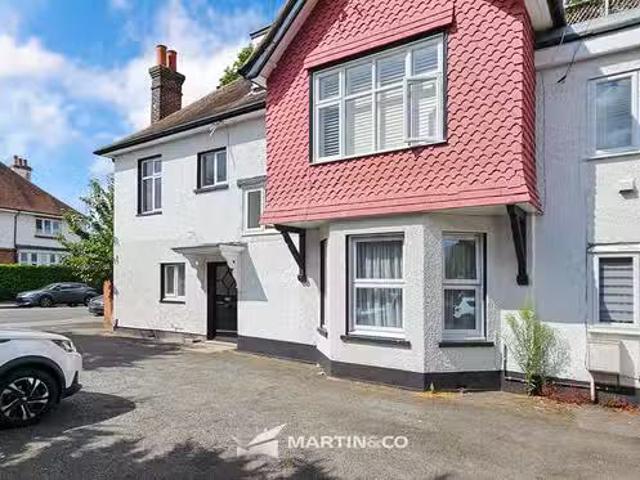 1 bedroom ground floor flat for rent in London Lane, Bromley.