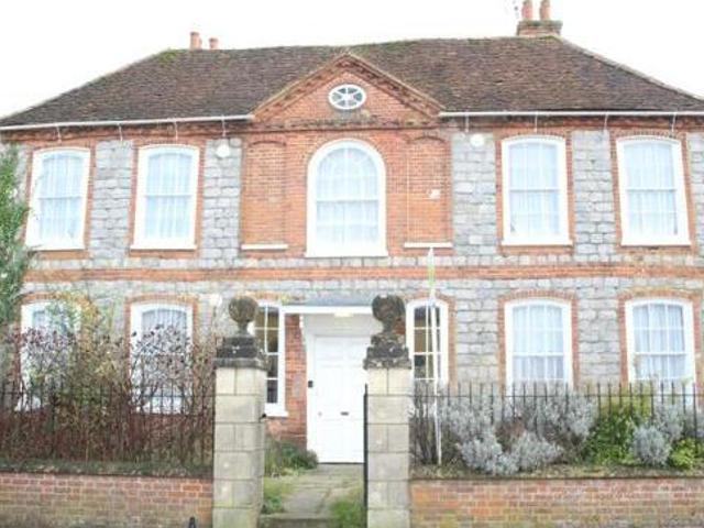 1 Bedroom Ground Floor Flat For Rent In Lambourn, Berkshire