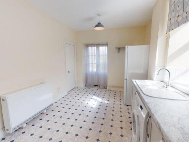 1 bedroom ground floor flat for rent in Leckhampton Farm Court, Cheltenham, GL51