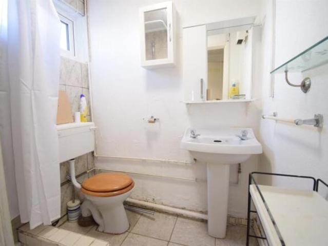 1 bedroom ground floor flat for rent in Montgomery Street, Cardiff, CF24