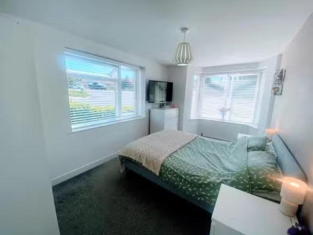 1 bedroom ground floor flat for rent in Marie Court, Malvern R.