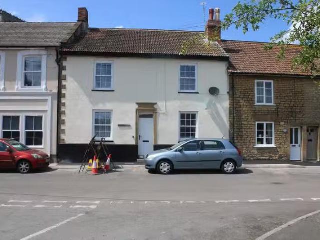 1 bedroom ground floor flat for rent in Milborne Port, DT9