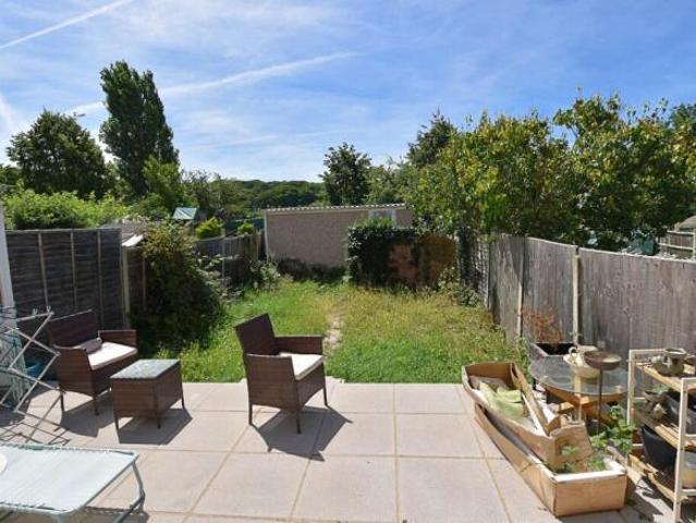 1 bedroom ground floor flat for rent in Normanshire Drive, Chingford, London. E4 9HD, E4