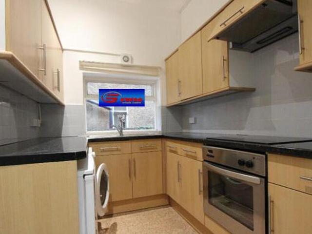 1 Bedroom Ground Floor Flat For Rent In South Croydon, Surrey