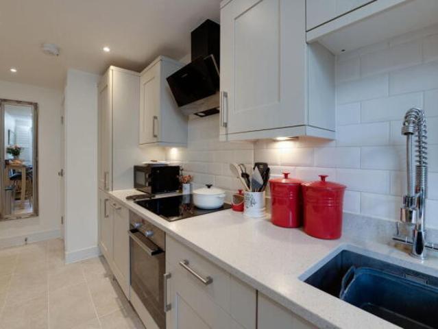 1 bedroom ground floor flat for rent in St Clement Street, Winchester, Hampshire, SO23