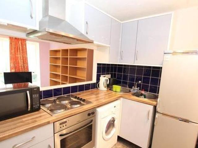 1 bedroom ground floor flat for rent in St Johns GU21