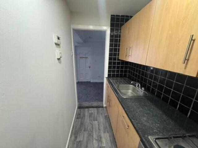 1 bedroom ground floor flat for rent in Stanningley Road, Leeds, LS12
