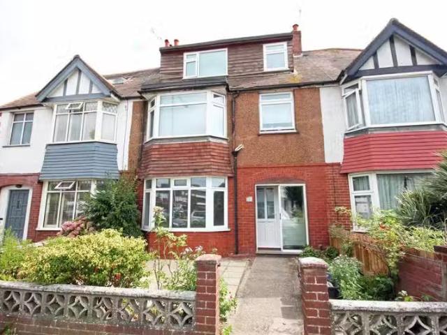 1 bedroom ground floor flat for rent in Portland Villas, Hove.