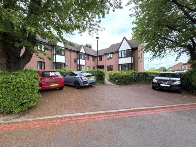1 bedroom ground floor flat for rent in Petunia Court, Luton, Bedfordshire, LU3