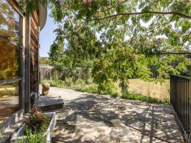 1 bedroom ground floor flat for rent in Putney Hill, London, SW15