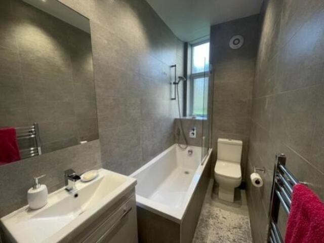 1 bedroom ground floor flat for rent in Roseburn Street, Murrayfield, EH12