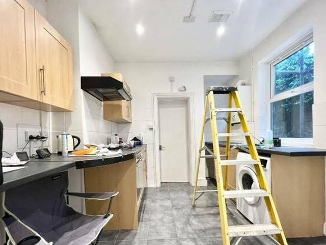 1 bedroom ground floor flat for rent in Ravenscroft Road Beckenham London BR3