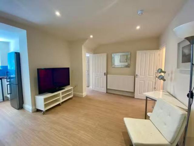 1 bedroom ground floor flat for rent in West Terrace, Eastbour.
