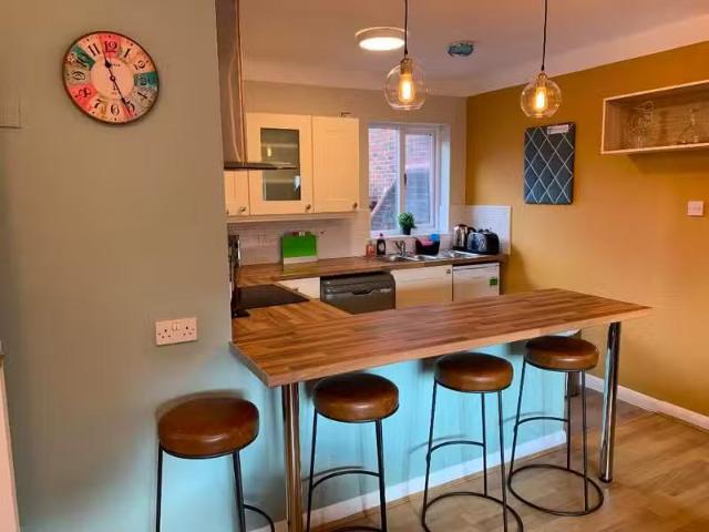 1 bedroom ground floor flat for rent in Westbourne Mews, St. A.