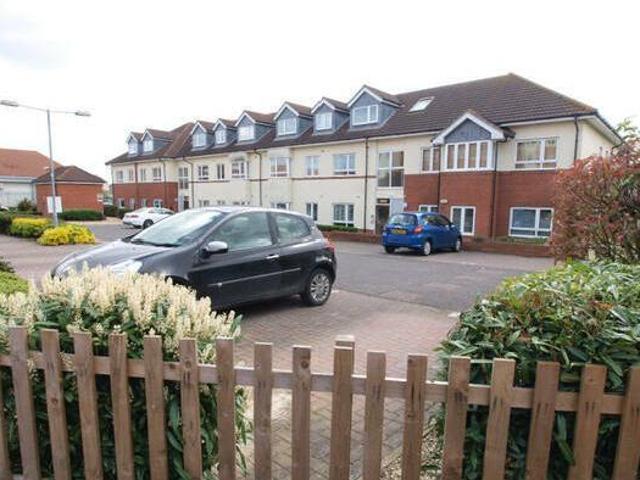 1 bedroom ground floor flat for rent in Wilkinson Drop Oak Road South Hadleigh SS7