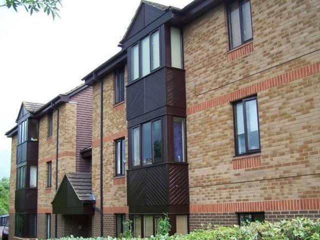 1 bedroom ground floor flat for rent in Willow RoadPottonSG19