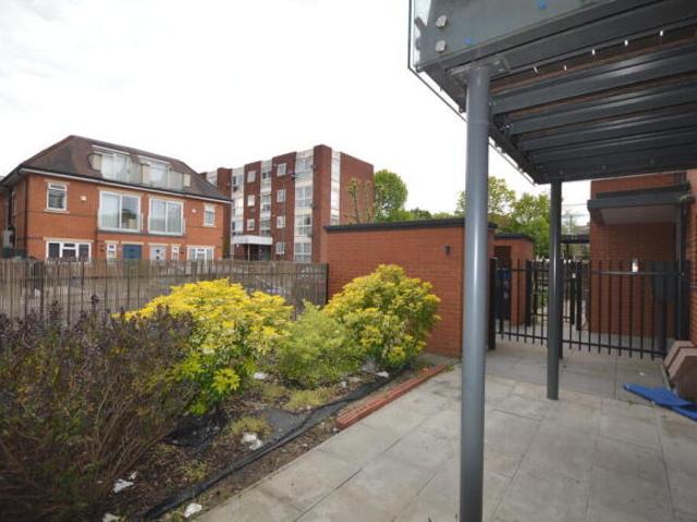 1 bedroom ground floor flat for rent in Talbot Road, Wembley, HA0