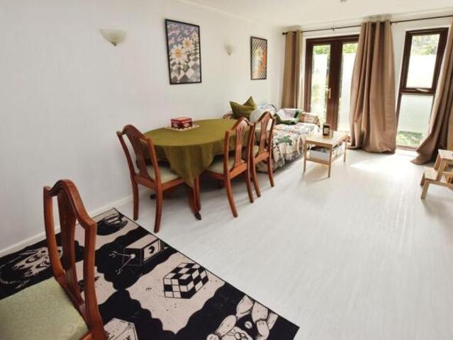 1 bedroom ground floor flat for rent in Teazle Court, EX2