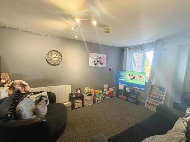 1 bedroom ground floor flat for rent in Throxenby Way, Clayton, BD14