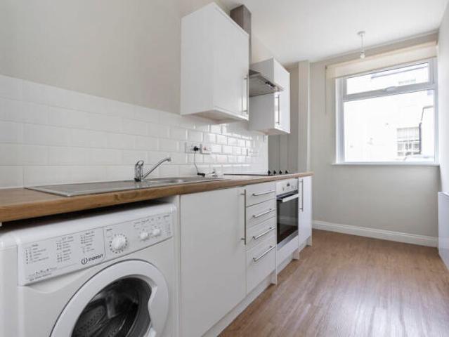 1 bedroom ground floor flat for rent in Trinity Lane, Cheltenham GL52 2NT, GL52