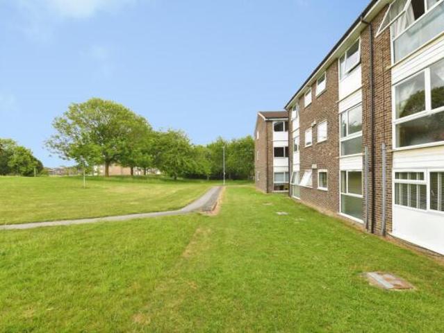 1 bedroom ground floor flat for sale in Cornflower Drive, Chelmsford, CM1