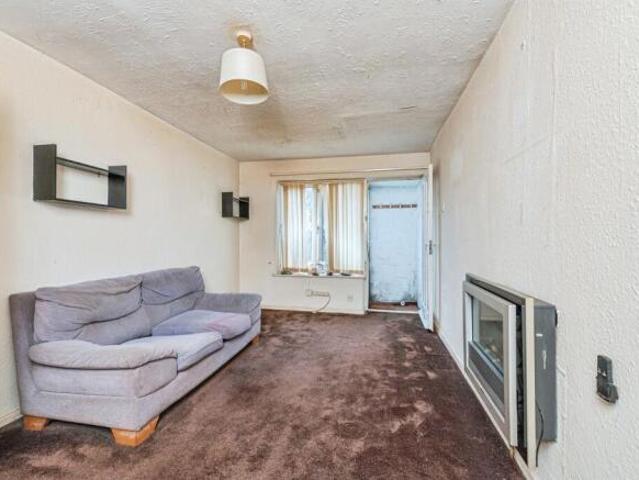 1 bedroom ground floor flat for sale in Croft Gardens, Huddersfield, HD2