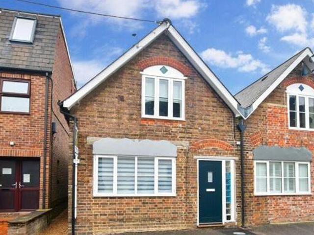 1 Bedroom Ground Floor Flat For Sale In Billingshurst