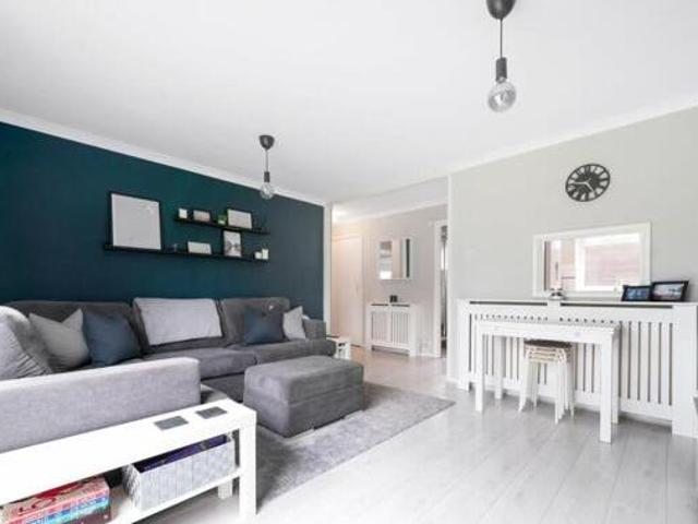 1 Bedroom Ground Floor Flat For Sale In Bromley