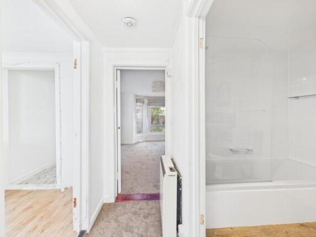 1 bedroom ground floor flat for sale in Garden Flat, Waverley Road, Southsea, PO5