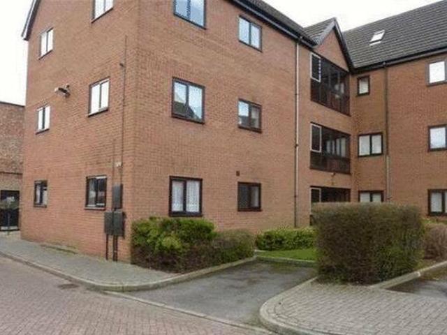 1 bedroom ground floor flat for sale in Grosvenor Crescent Grimsby DN32