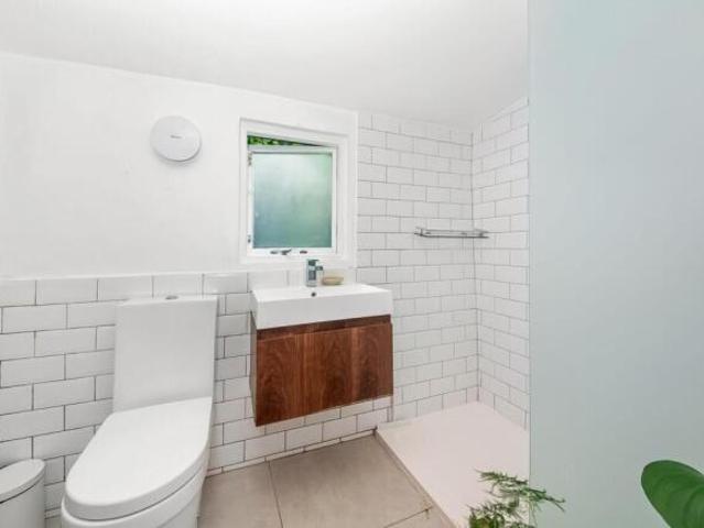 1 bedroom ground floor flat for sale in Derwent Grove, East Dulwich, London, SE22