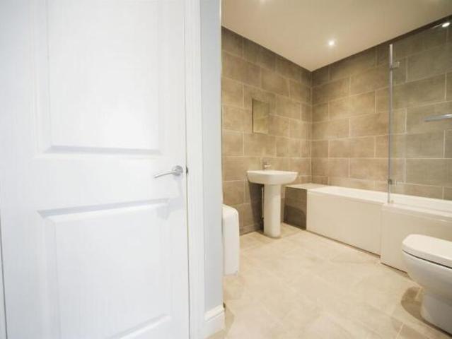 1 bedroom ground floor flat for sale in Dunstable Road, Luton, LU4