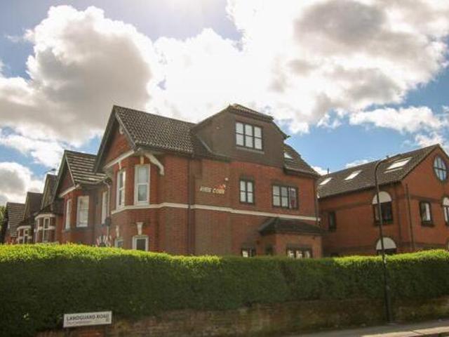 1 Bedroom Ground Floor Flat For Sale In Hill Lane