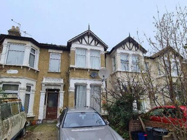 1 Bedroom Ground Floor Flat For Sale In Ilford, London